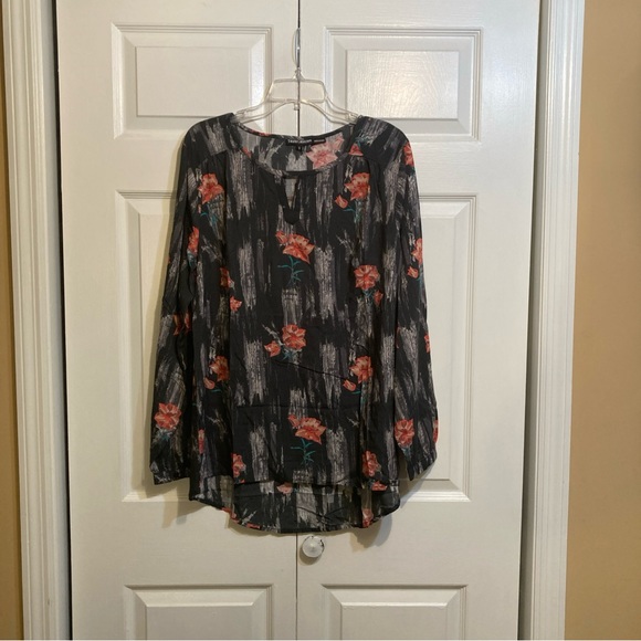 Tolani | Tops | Nwt Tolani Collection Caitlyn Black Floral Size S Small ...